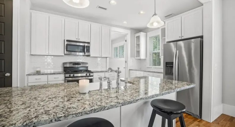 Choosing a Marble Kitchen Countertop - Models and Benefits!